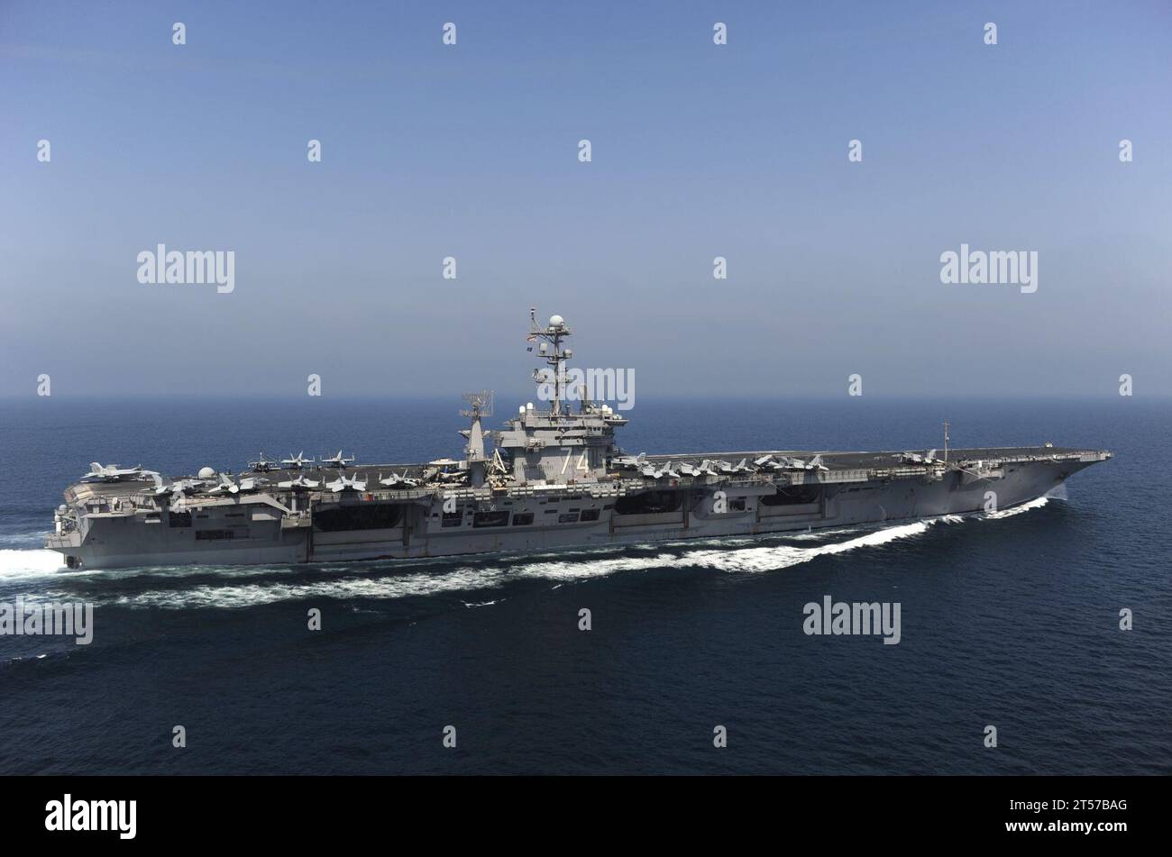 US Navy The aircraft carrier USS John C. Stennis (CVN 74) transits the Arabian Gulf.jpg Stock ...
