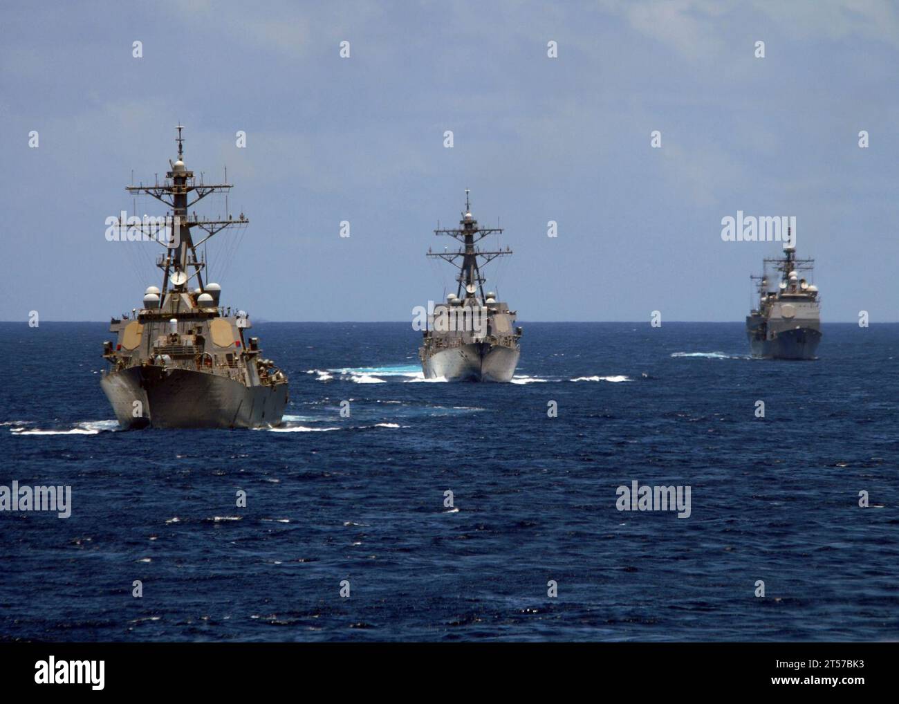 US Navy The Arleigh Burke-class guided-missile destroyer USS Russell ...