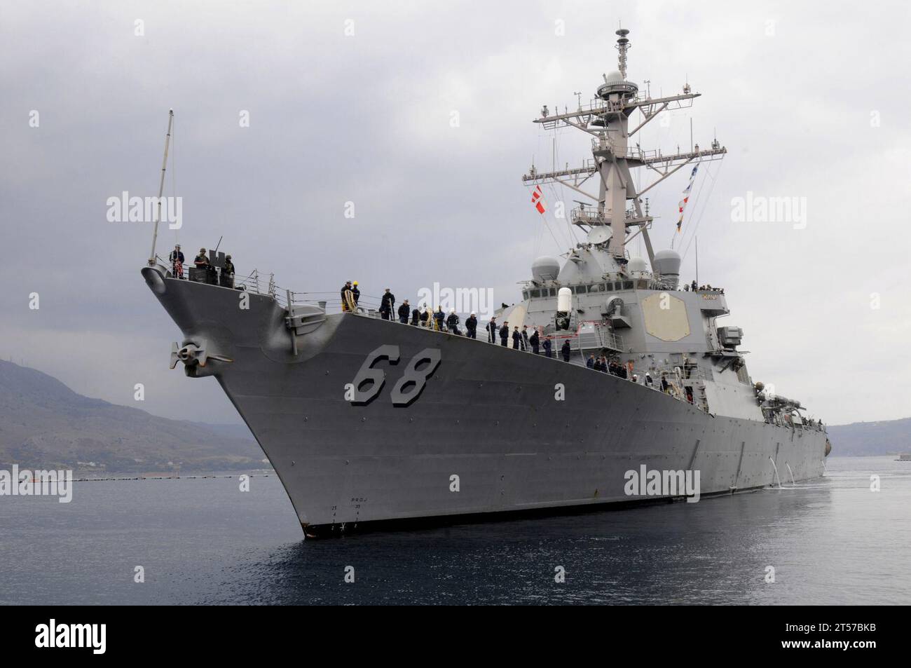 US Navy The Arleigh Burke-class guided-missile destroyer USS The ...