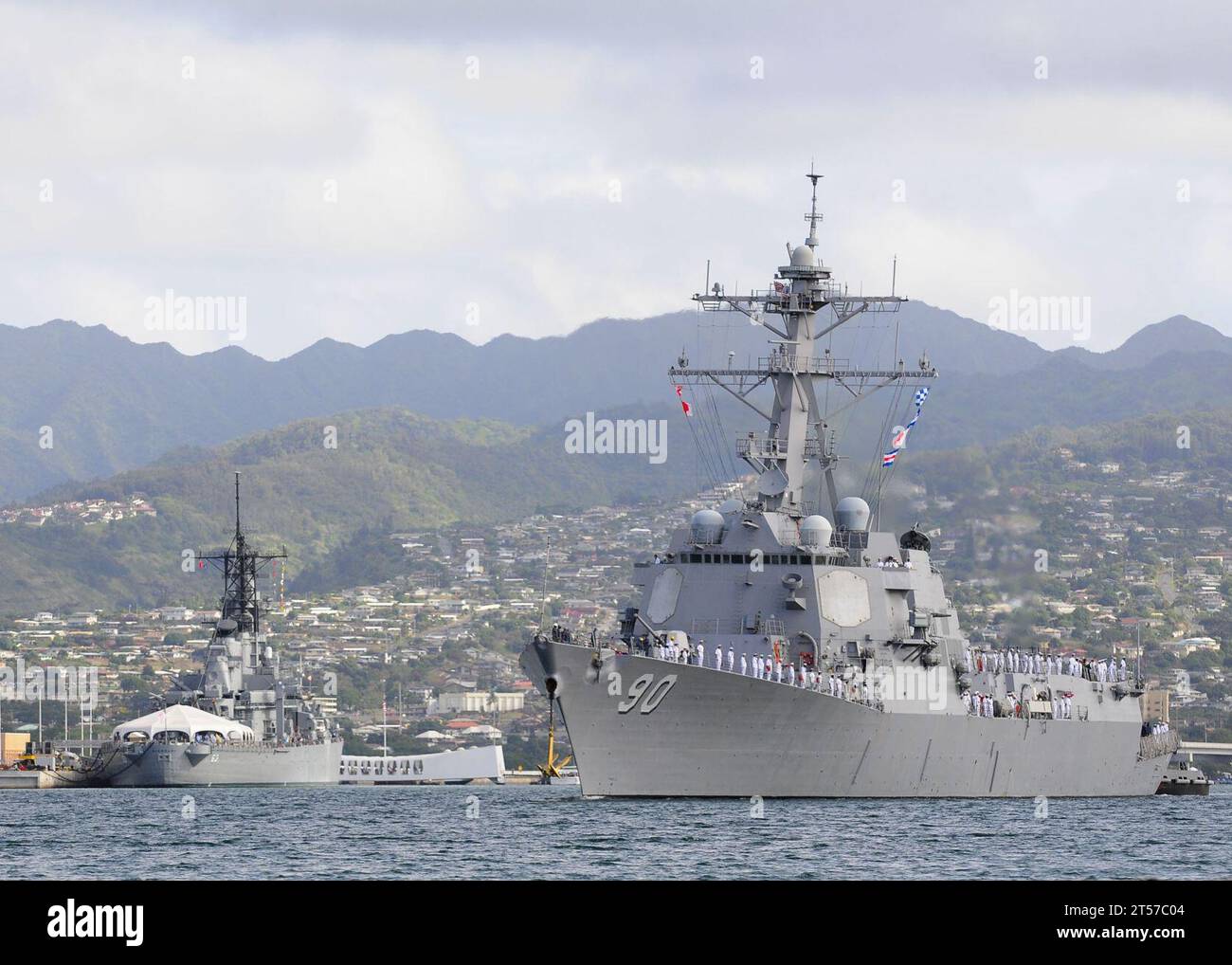 US Navy The guided-missile destroyer USS Chafee (DDG 90) departs Joint ...