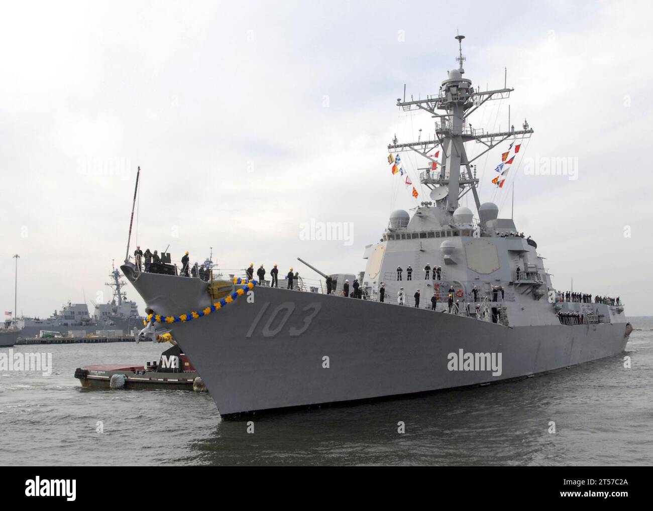 US Navy The guided-missile destroyer USS Truxtun (DDG 103) returns to ...