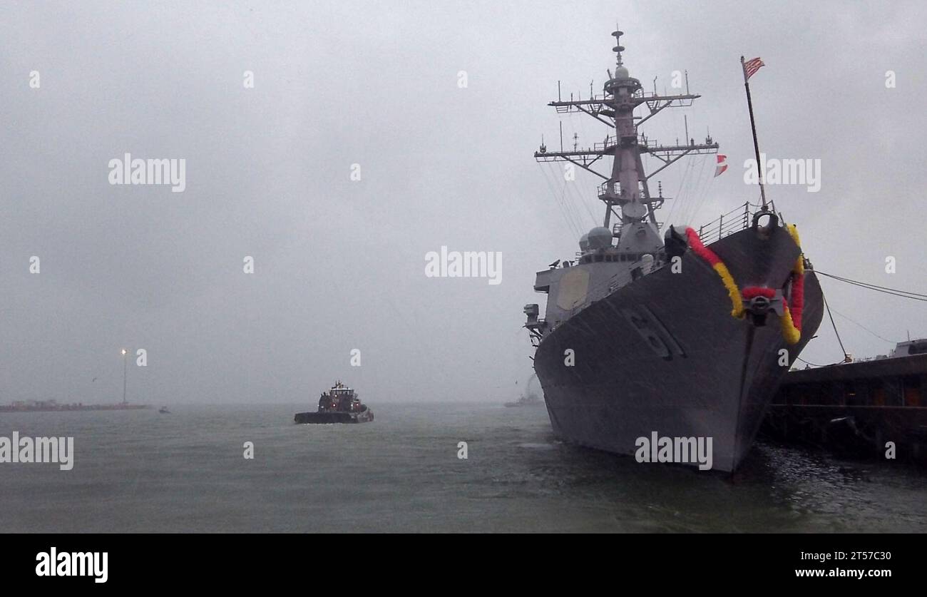 US Navy The guided-missile destroyer USS Ramage (DDG 61) arrives at ...