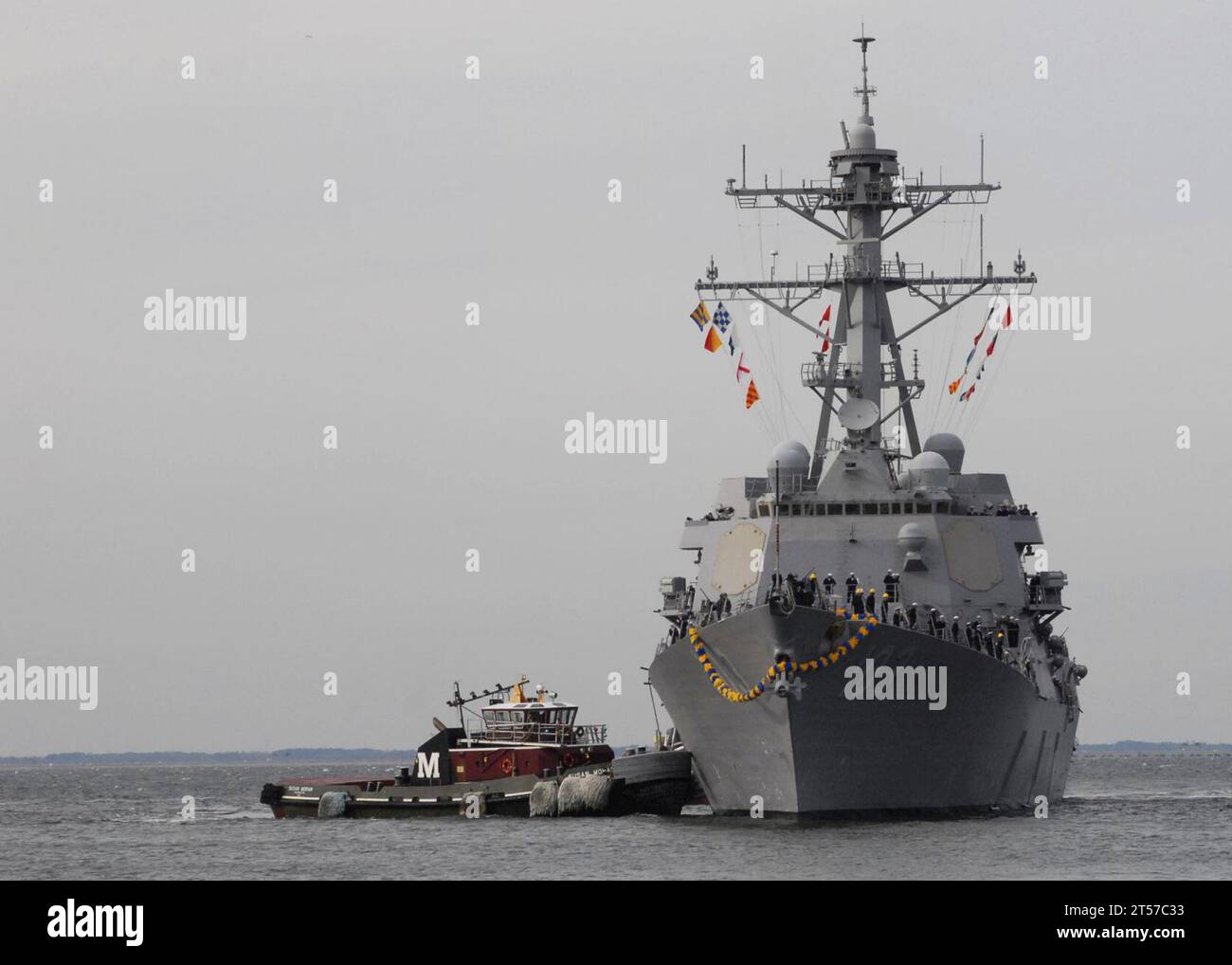 US Navy The guided-missile destroyer USS Truxtun (DDG 103) returns to ...