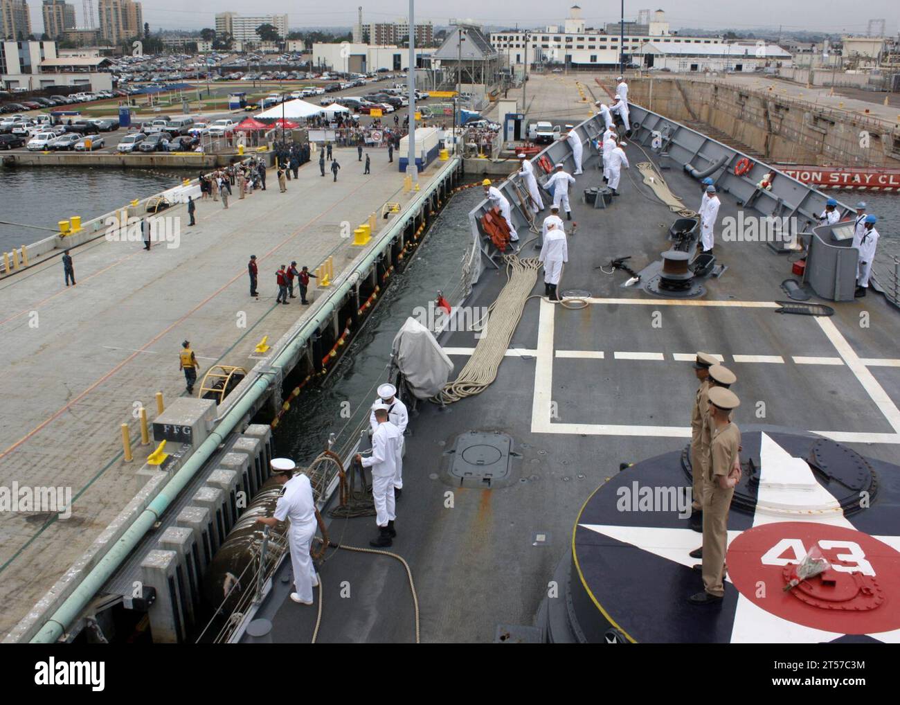 US Navy The guided-missile frigate USS Thach (FFG 43) arrives in ...