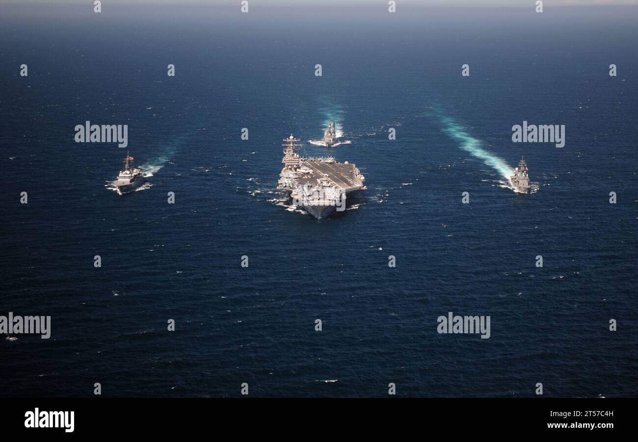 US Navy The Japan Maritime Self-Defense Force Asagiri-class destroyer ...