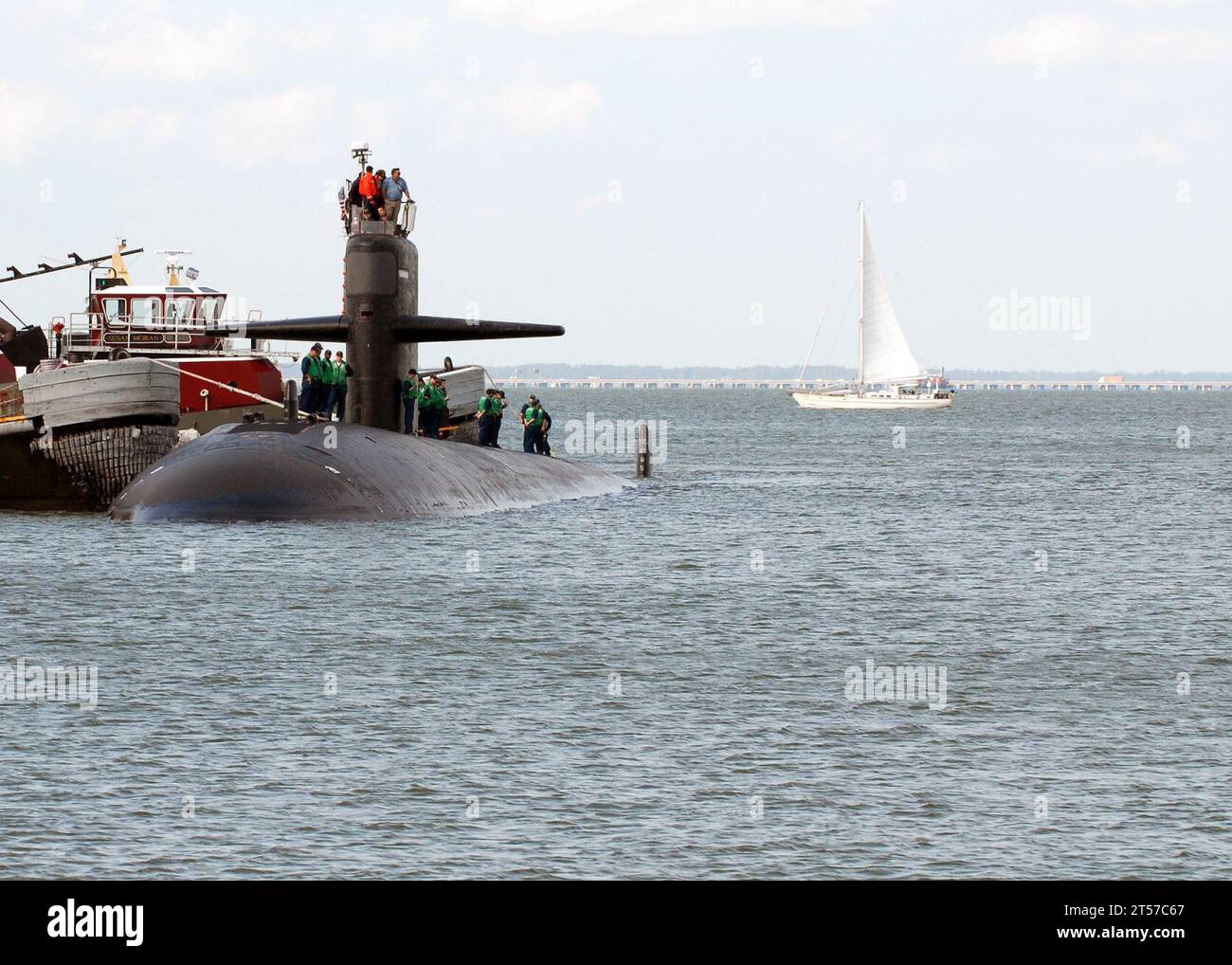US Navy The Los Angeles-class attack submarine USS Norfolk (SSN 714 ...