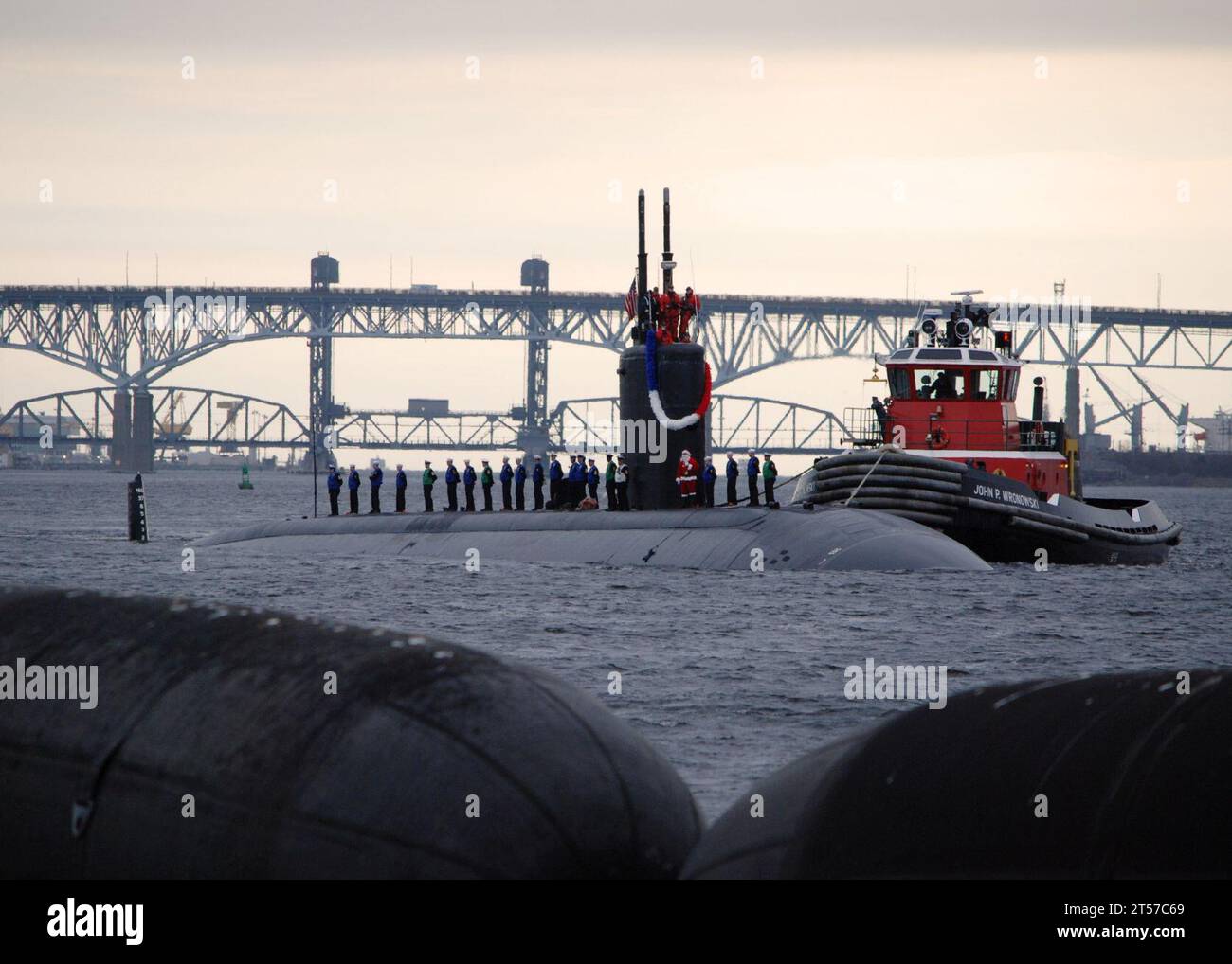 US Navy The Los Angeles-class attack submarine USS Miami (SSN 755 ...