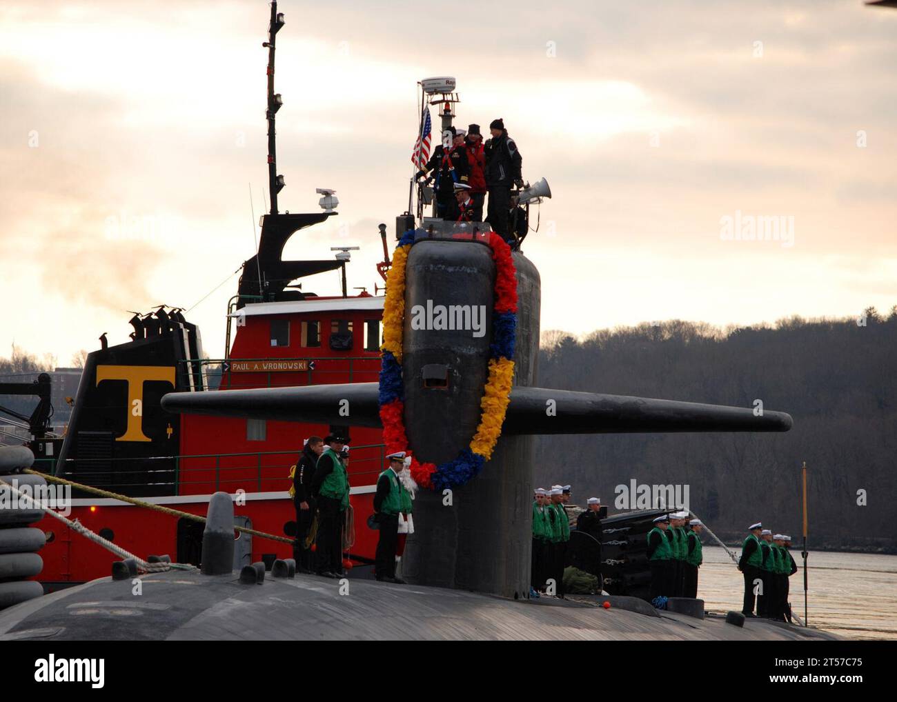 US Navy The Los Angeles-class submarine USS Dallas (SSN 700) is tugged ...