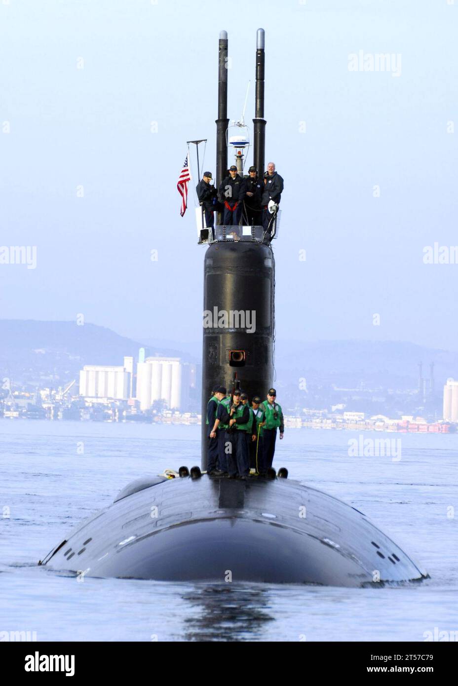US Navy The Los Angeles-class nuclear-powered submarine USS Montpelier ...