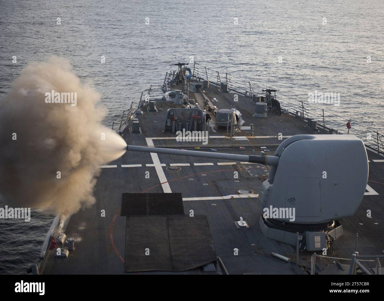 US Navy The Mk-45 5-inch-54 caliber lightweight gun aboard the Arleigh ...