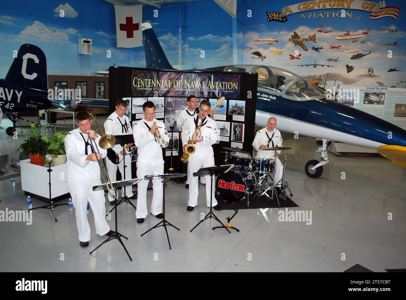 US Navy The Navy Band Great Lakes jazz ensemble, Horizon' performs at ...