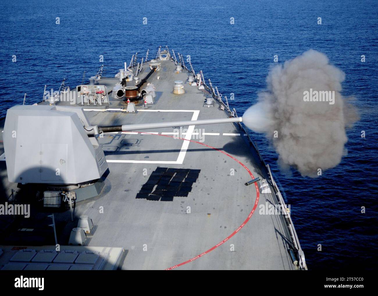 US Navy The MK-45 5-inch-54-caliber lightweight gun aboard the guided ...