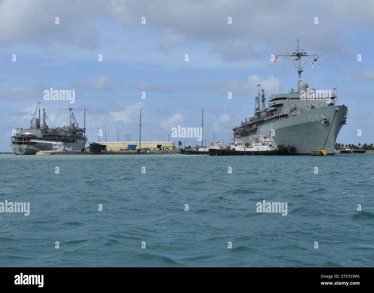 US Navy The submarine tender USS Emory S. Land (AS 39) moors alongside ...