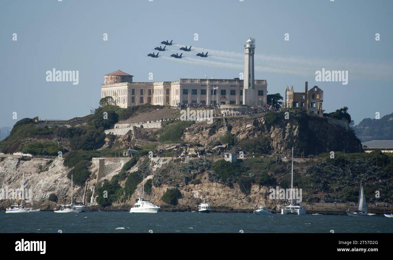 US Navy The U.S. Navy flight demonstration squadron, the Blue Angels ...