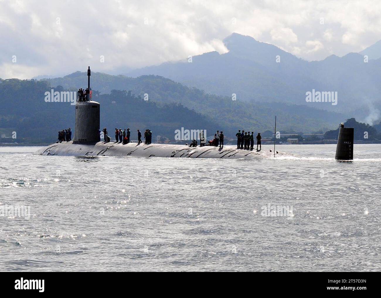 US Navy The Virginia-class attack submarine USS Texas (SSN 775) enters ...