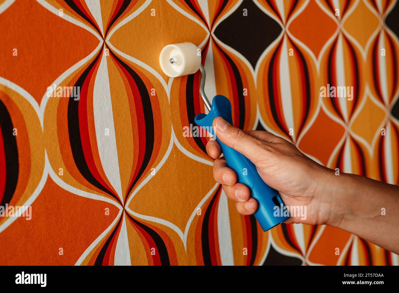 Wallpaper seam hi-res stock photography and images - Alamy