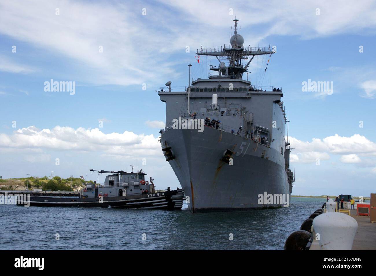 US Navy USS Oak Hill arrives at Naval Station Guantanamo Bay, Cuba.jpg ...