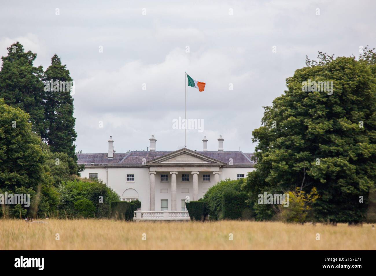 Áras an Uachtaráin is the official residence of the President of ...