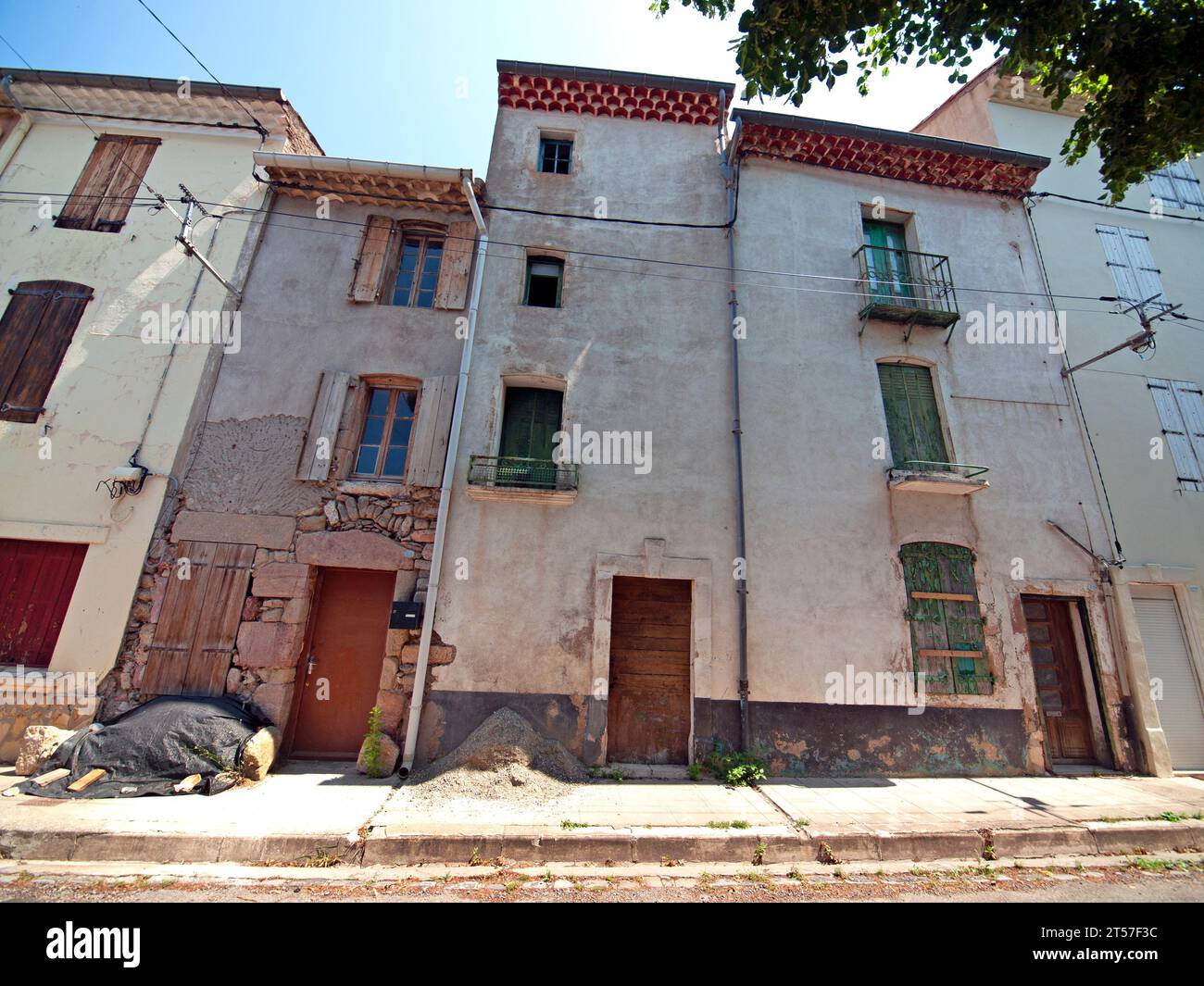 The back streets of Saint-Chinian, France Stock Photo - Alamy