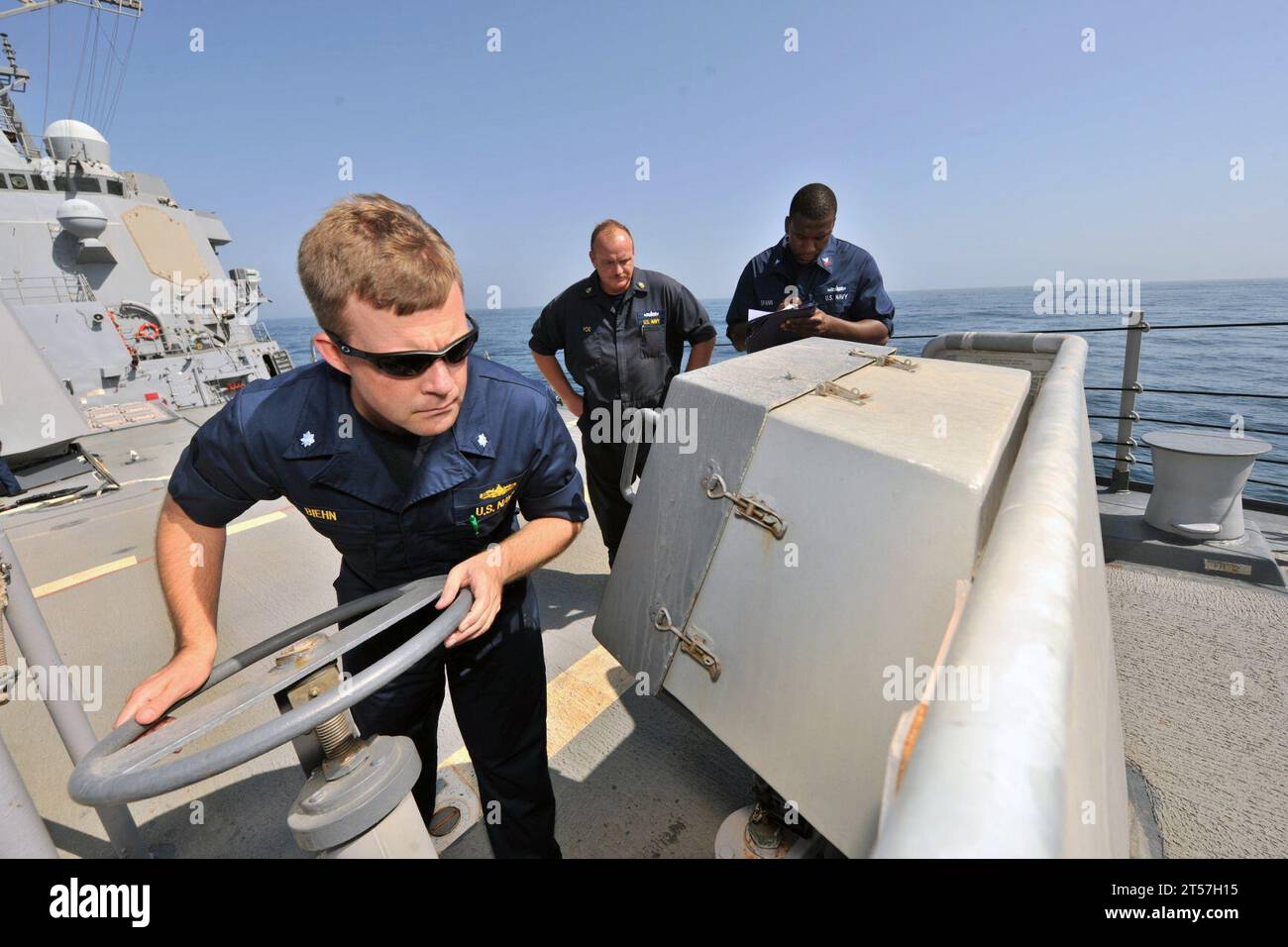 USS Truxtun (DDG 103); George H.W. Bush Carrier Strike Group; U.S. Navy ...