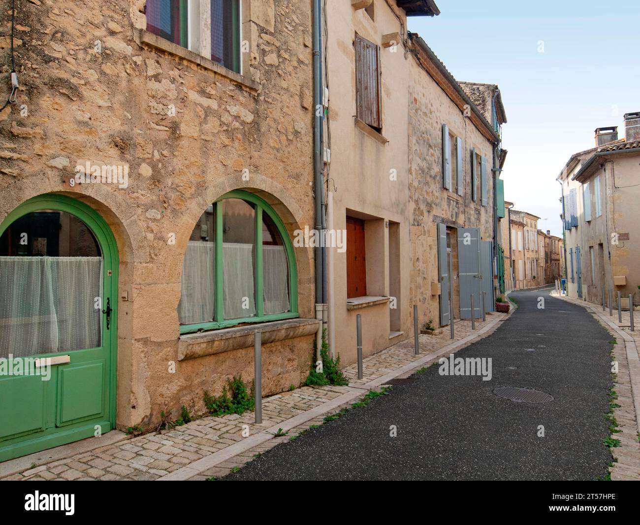 The medieval town of Saint-Macaire, Gironde, France Stock Photo - Alamy