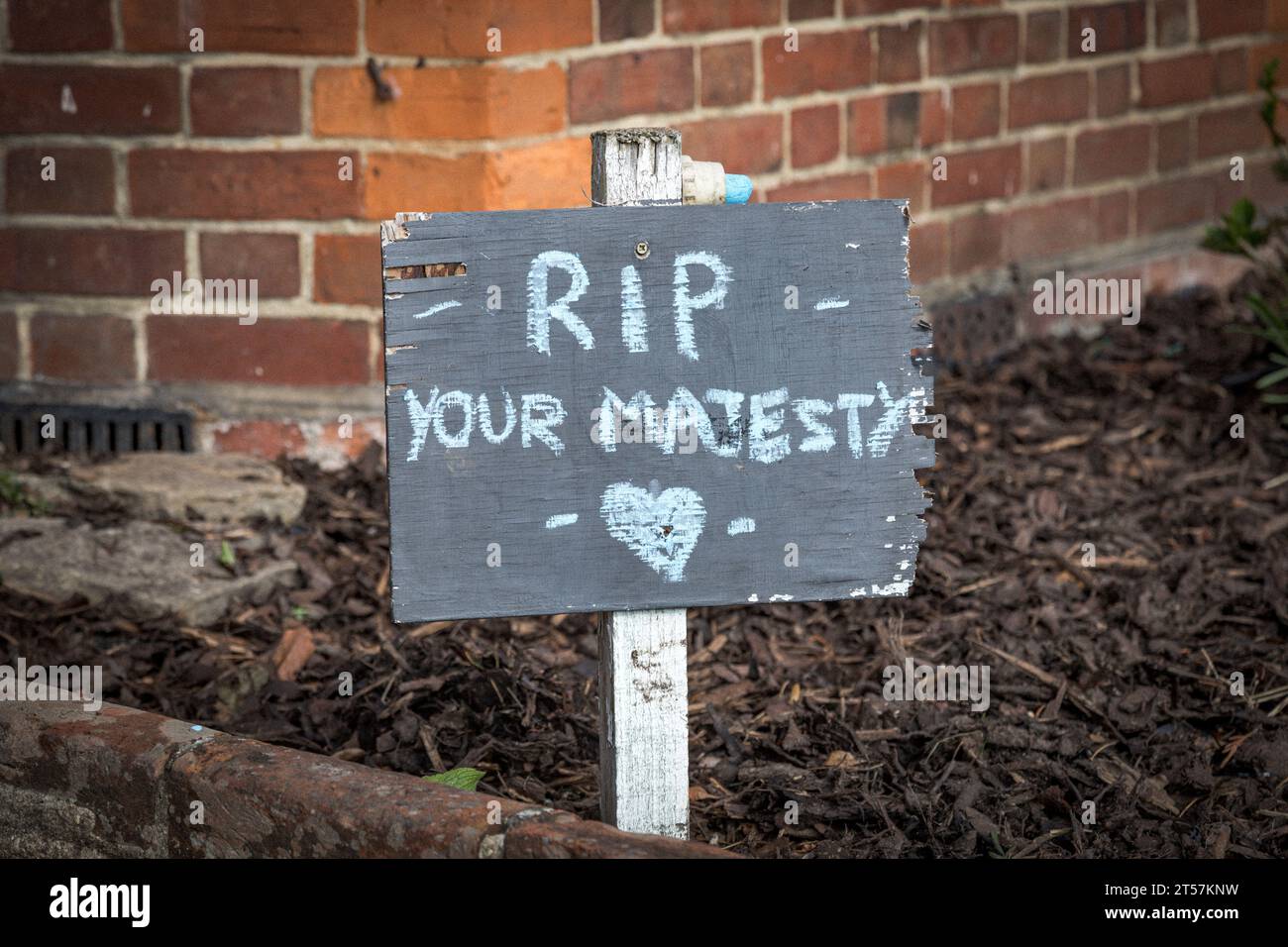 Small slate mini tombstone mouring thee death of Queen Elizabeth II in ...