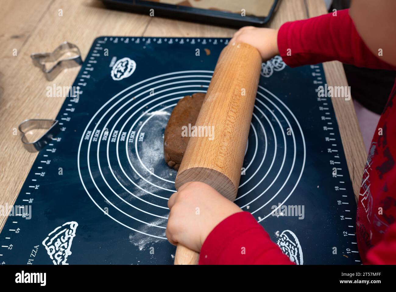 Plastic rolling pin hi-res stock photography and images - Alamy