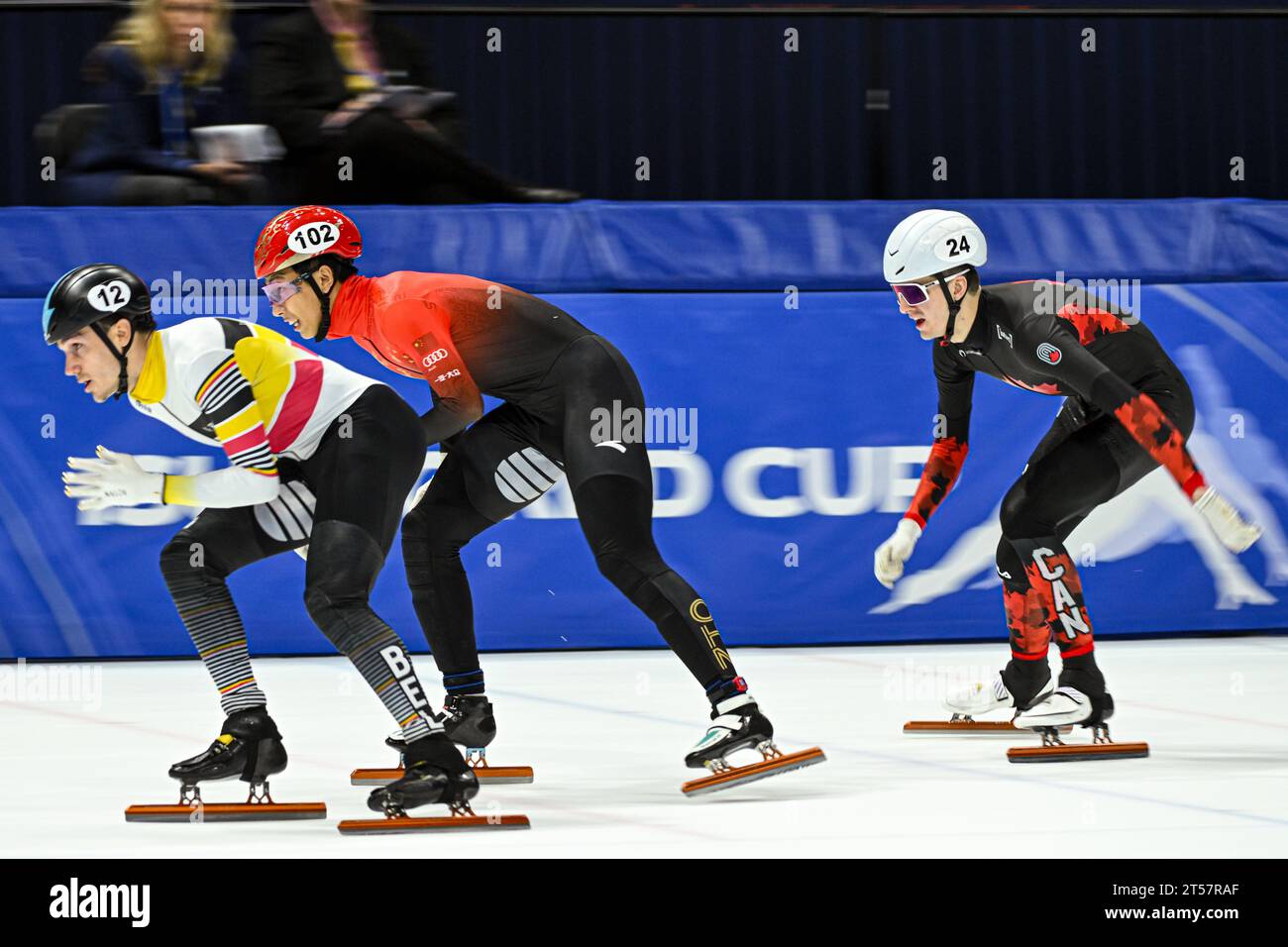 Long track speed skaters hi-res stock photography and images - Alamy
