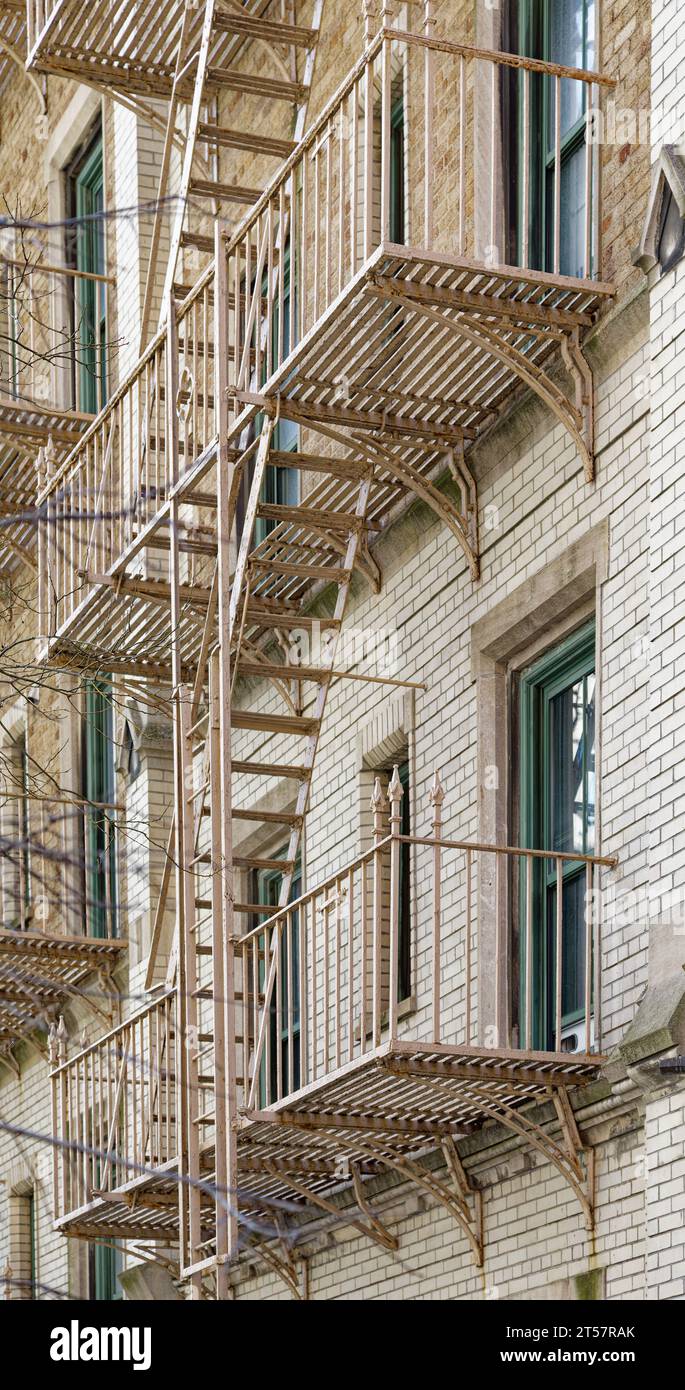 City and Suburban Homes Company built its 17-building Avenue A Estate ...