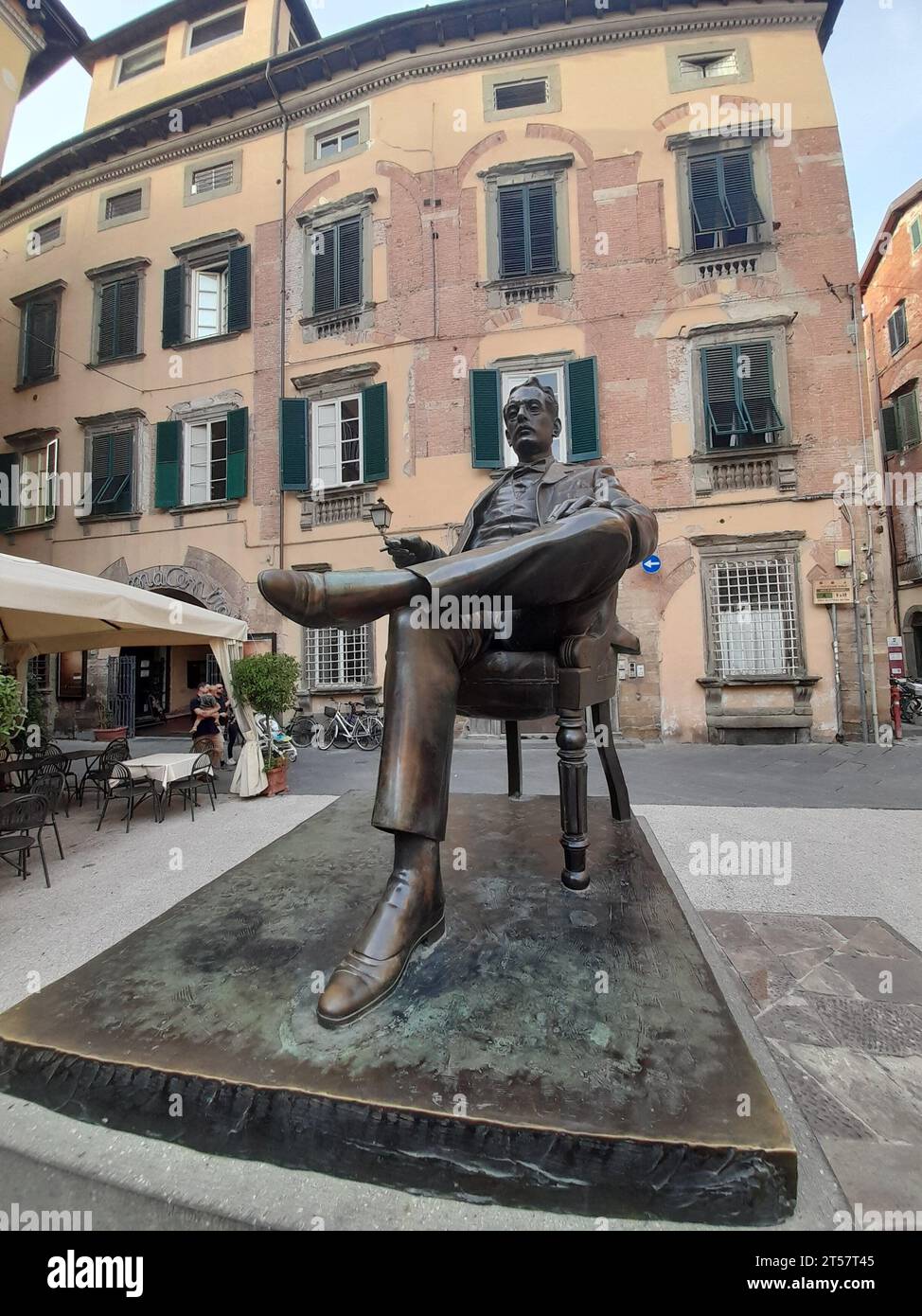 The statue of Giacomo Puccini by the sculptor Vito Tongiani in Piazza ...