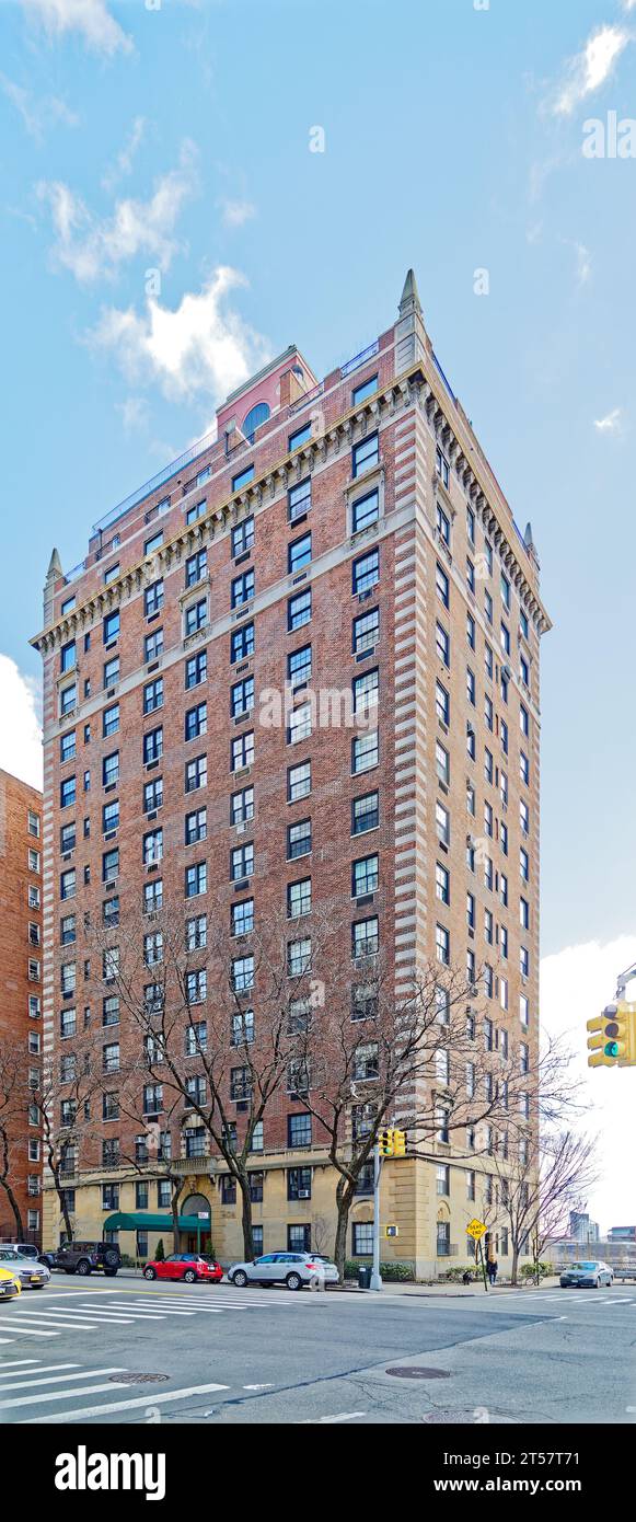 Cross & Cross designed Yorkgate, a 1929 brick residential high-rise ...