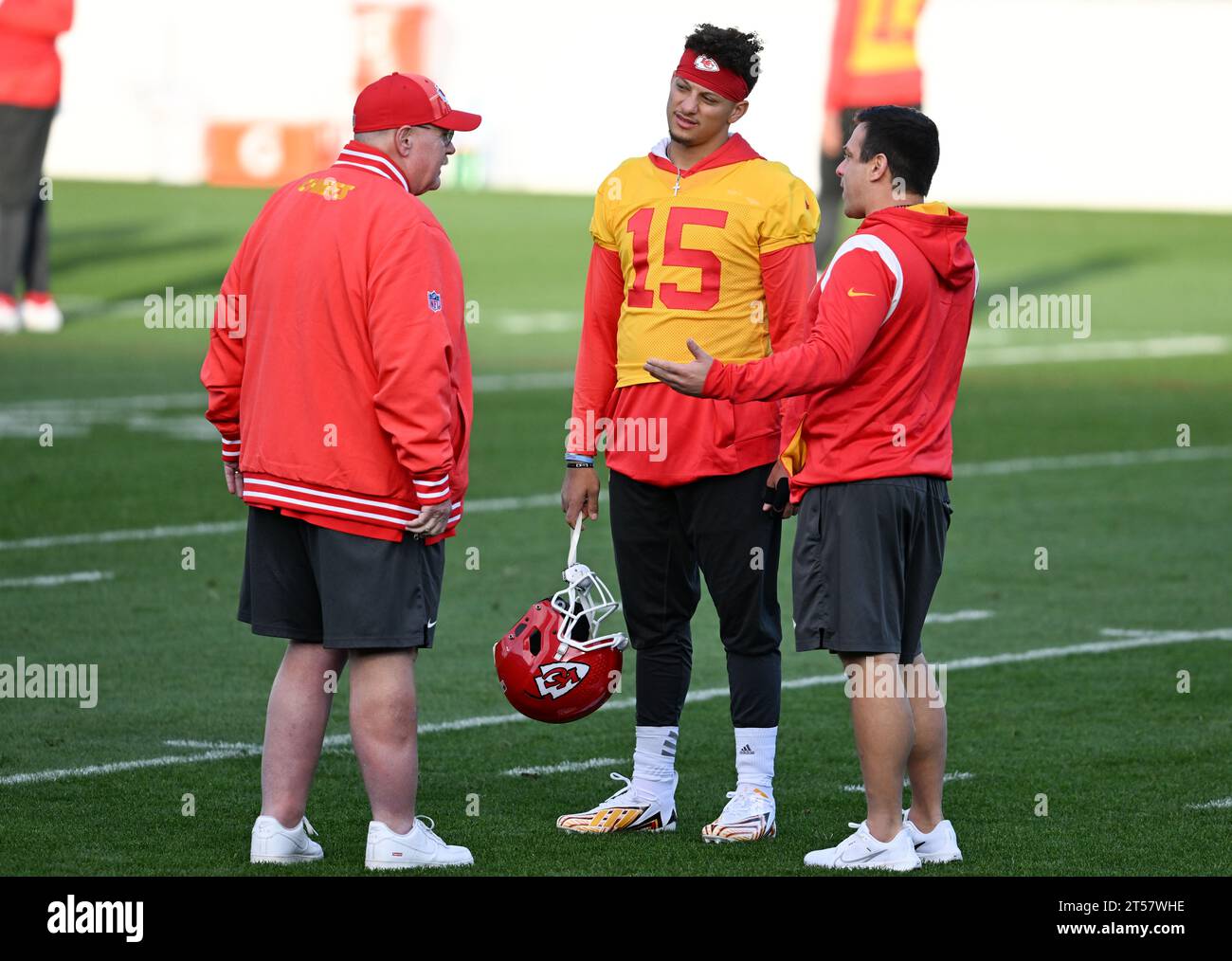 Andy reid mahomes hi-res stock photography and images - Alamy