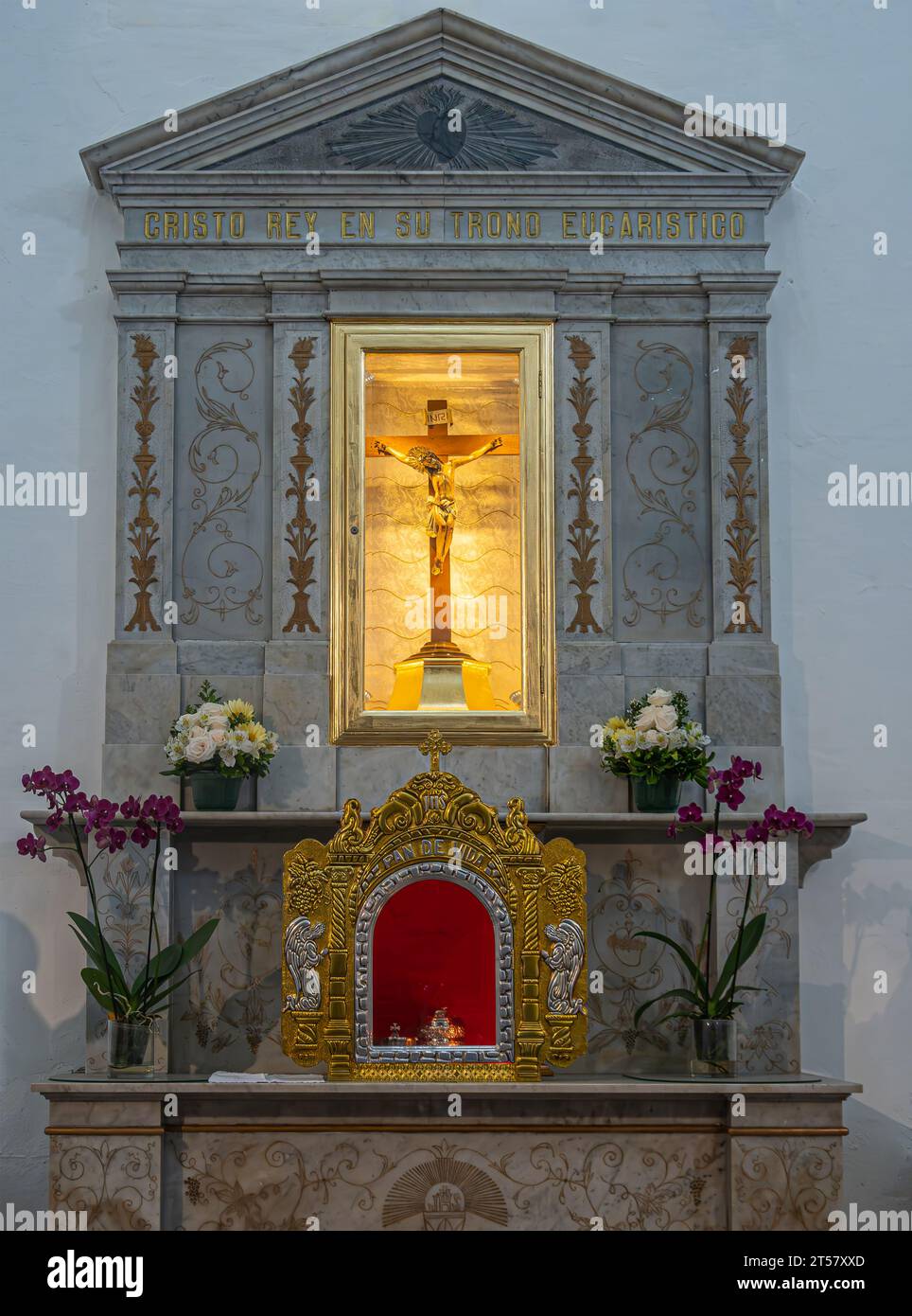 Guatemala, La Antigua - July 20, 2023: San Jose Cathedral: Chapel altar ...