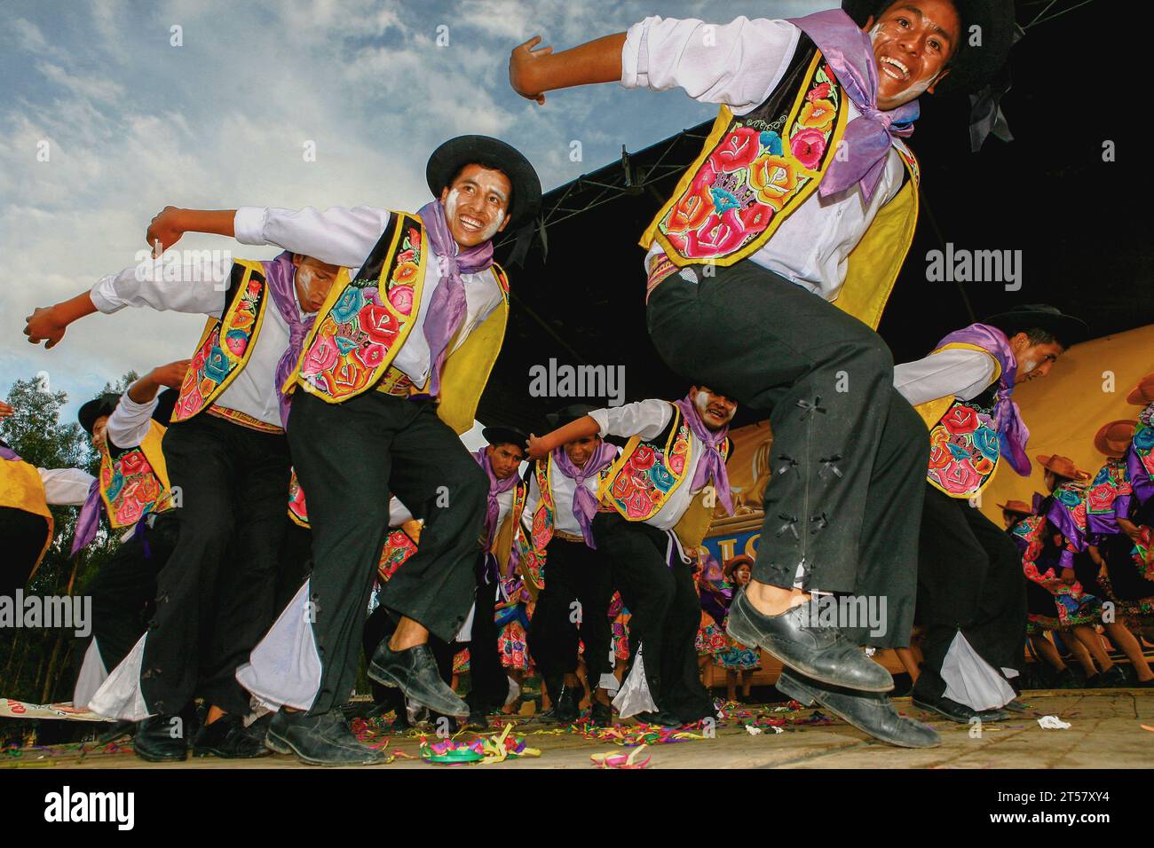 Danza tipica hi-res stock photography and images - Alamy