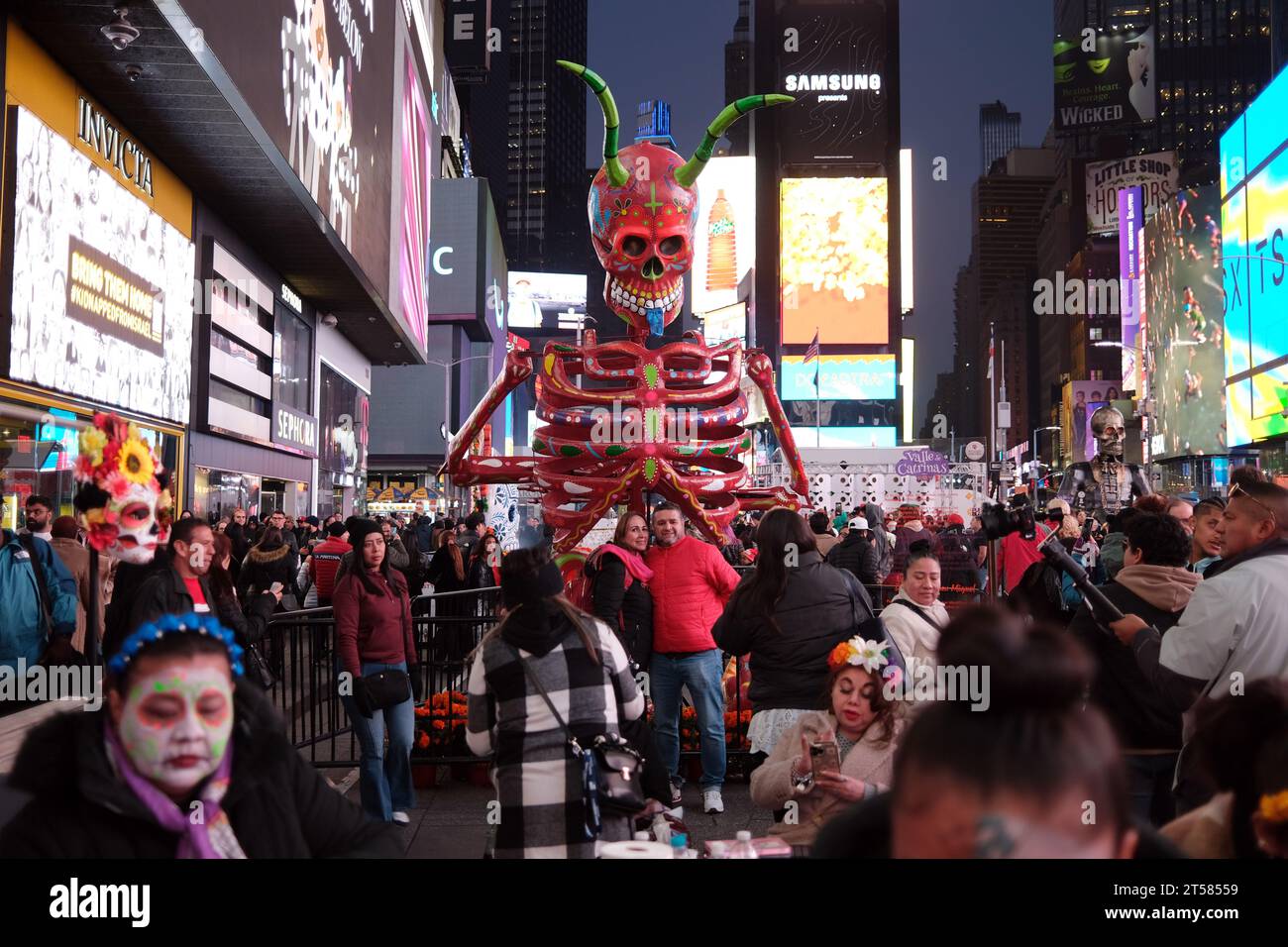 New York, New York, USA. 2nd Nov, 2023. Celebrating Dia De Los Muertos ...