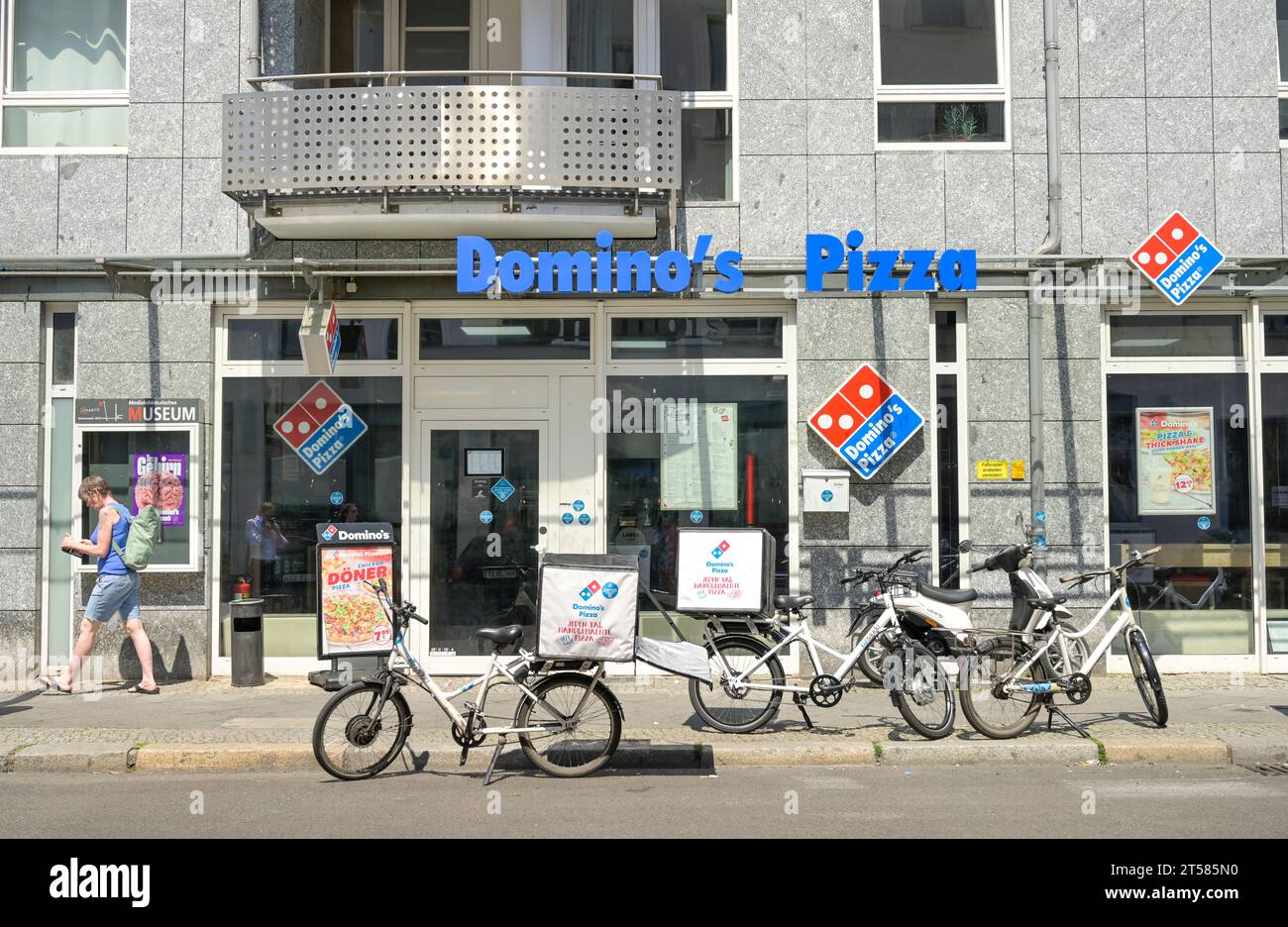 Domino logo hi-res stock photography and images - Alamy