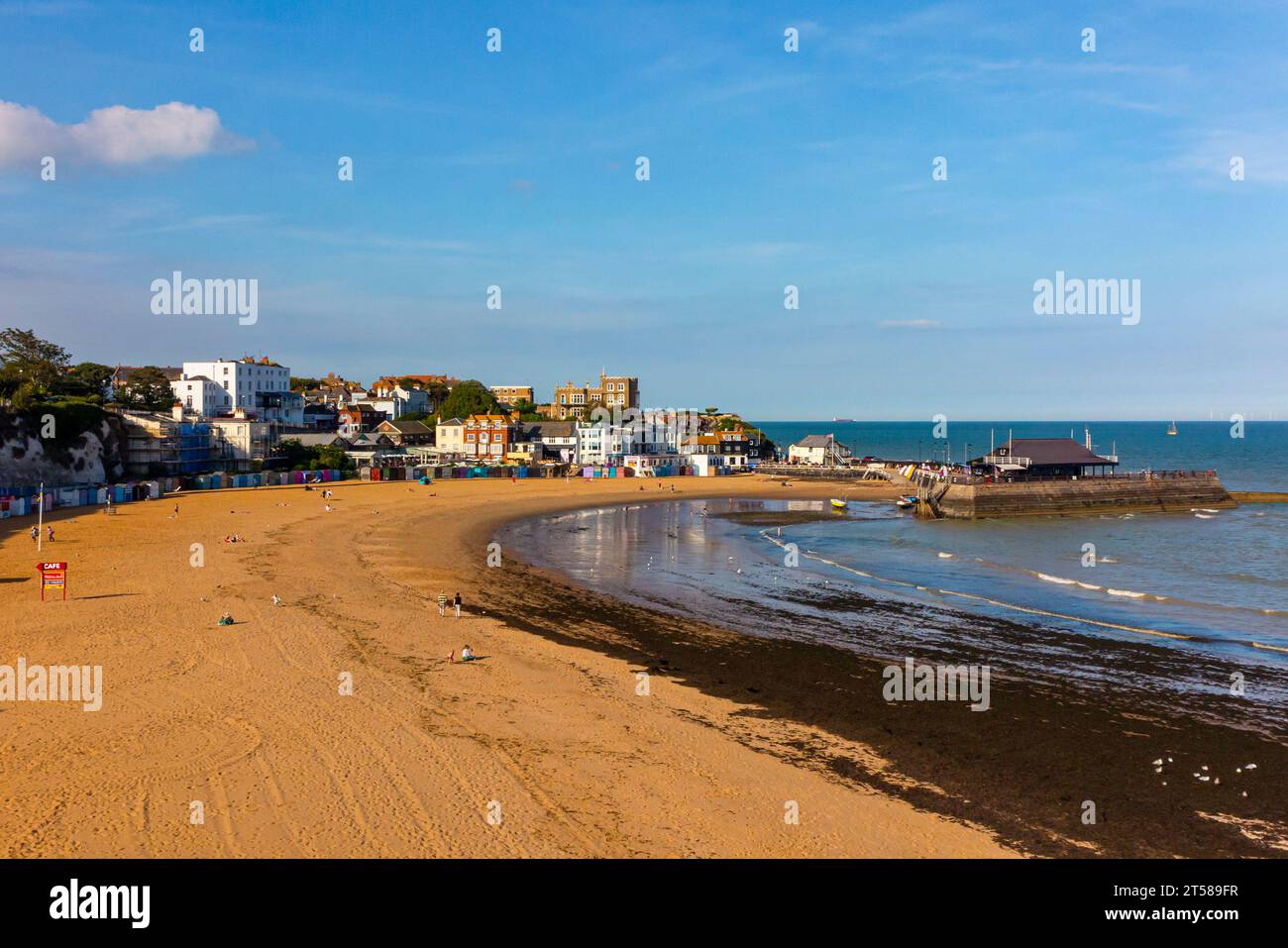 The sandy beach at Viking Bay in Broadstairs, Thanet, Kent, England UK ...