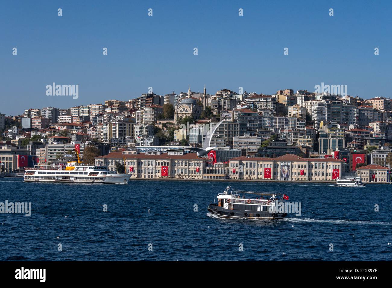Istanbul neighborhood kabatas hi-res stock photography and images - Alamy