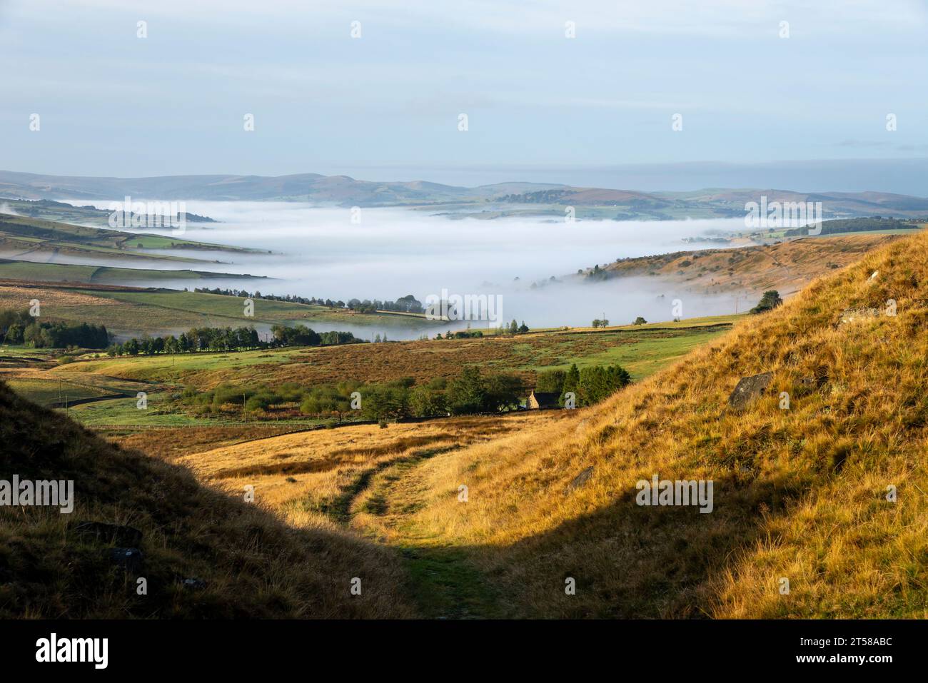 English hills hi-res stock photography and images - Alamy