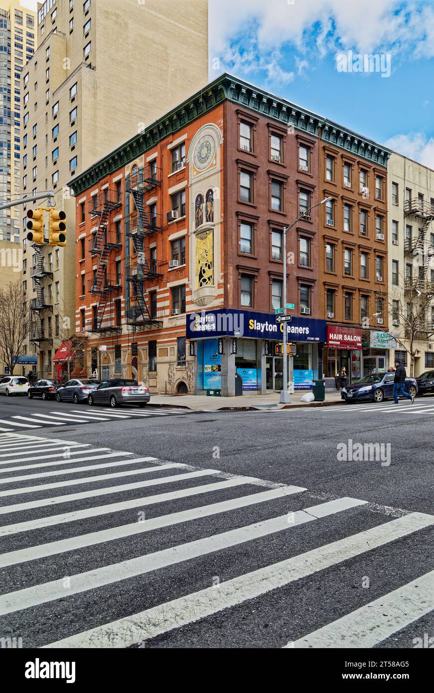 Famed muralist Richard Haas beautified the graffitied façade of 455 ...