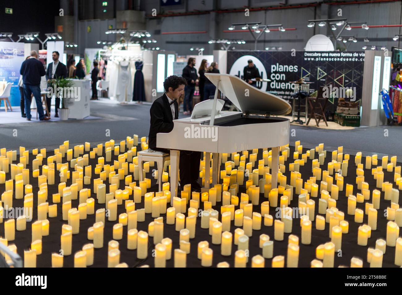 Madrid, Madrid, Spain. 3rd Nov, 2023. A man plays the piano surrounded ...