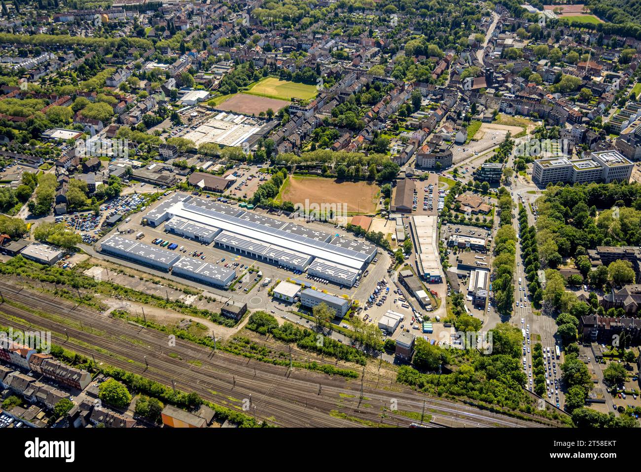 Aerial view, Gelsendienste site with solar roof, Dessauer Straße cinder ...