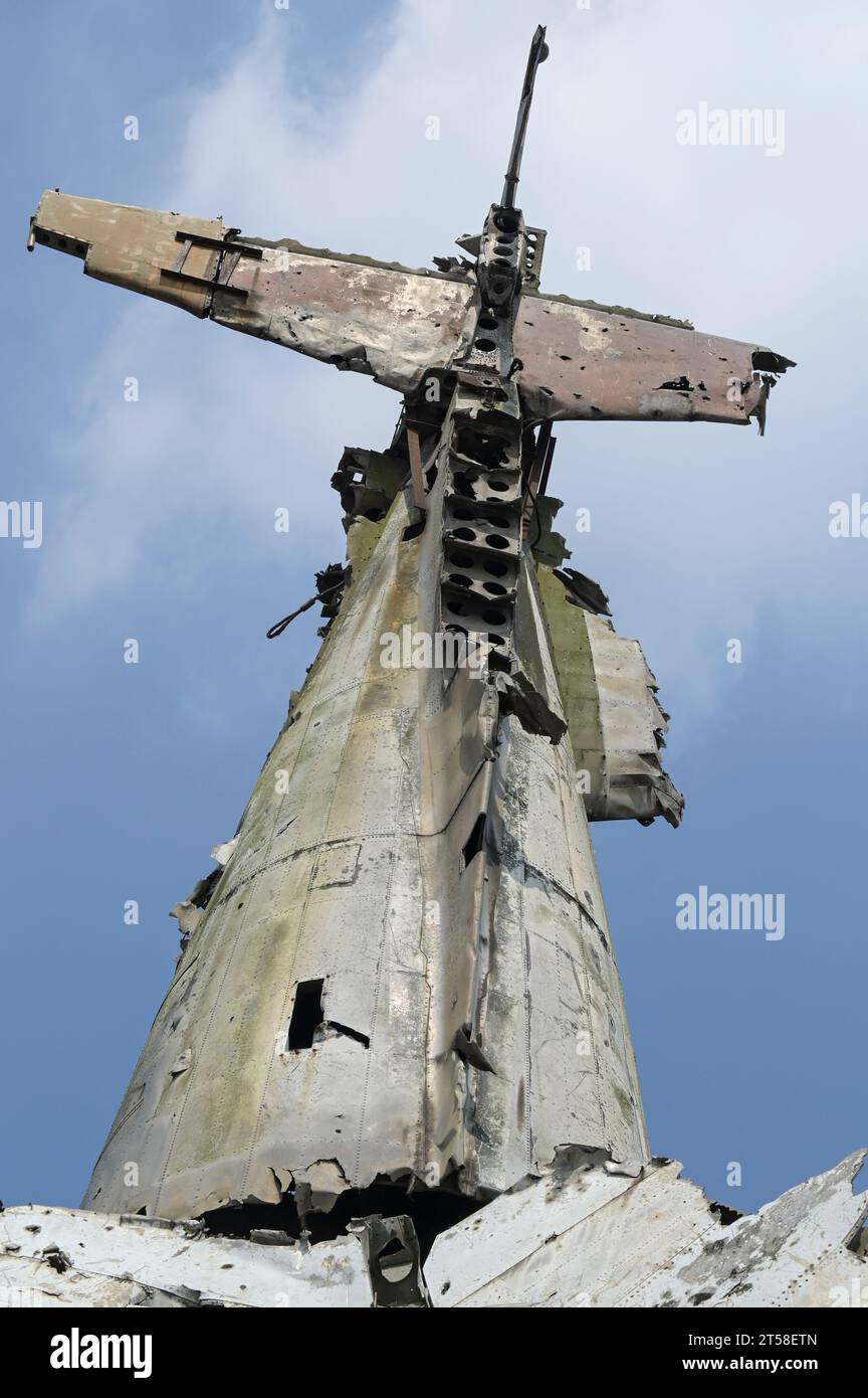VIETNAM, Hanoi, Military Museum, military equipment and war scrap from ...