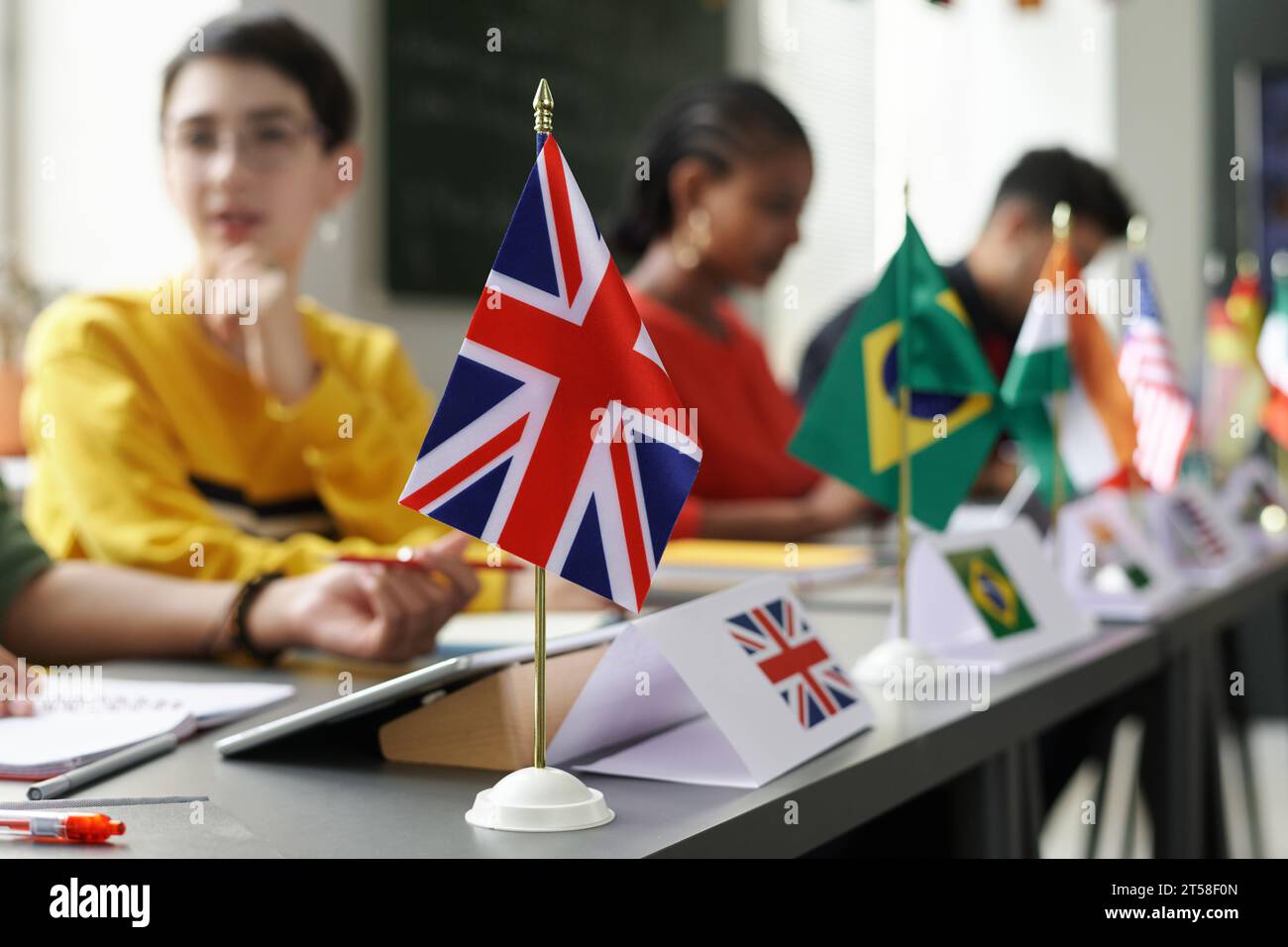 Multicultural uk school classroom hi-res stock photography and images ...