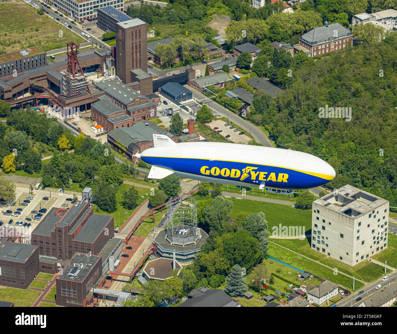Zeppelin nt hi-res stock photography and images - Alamy