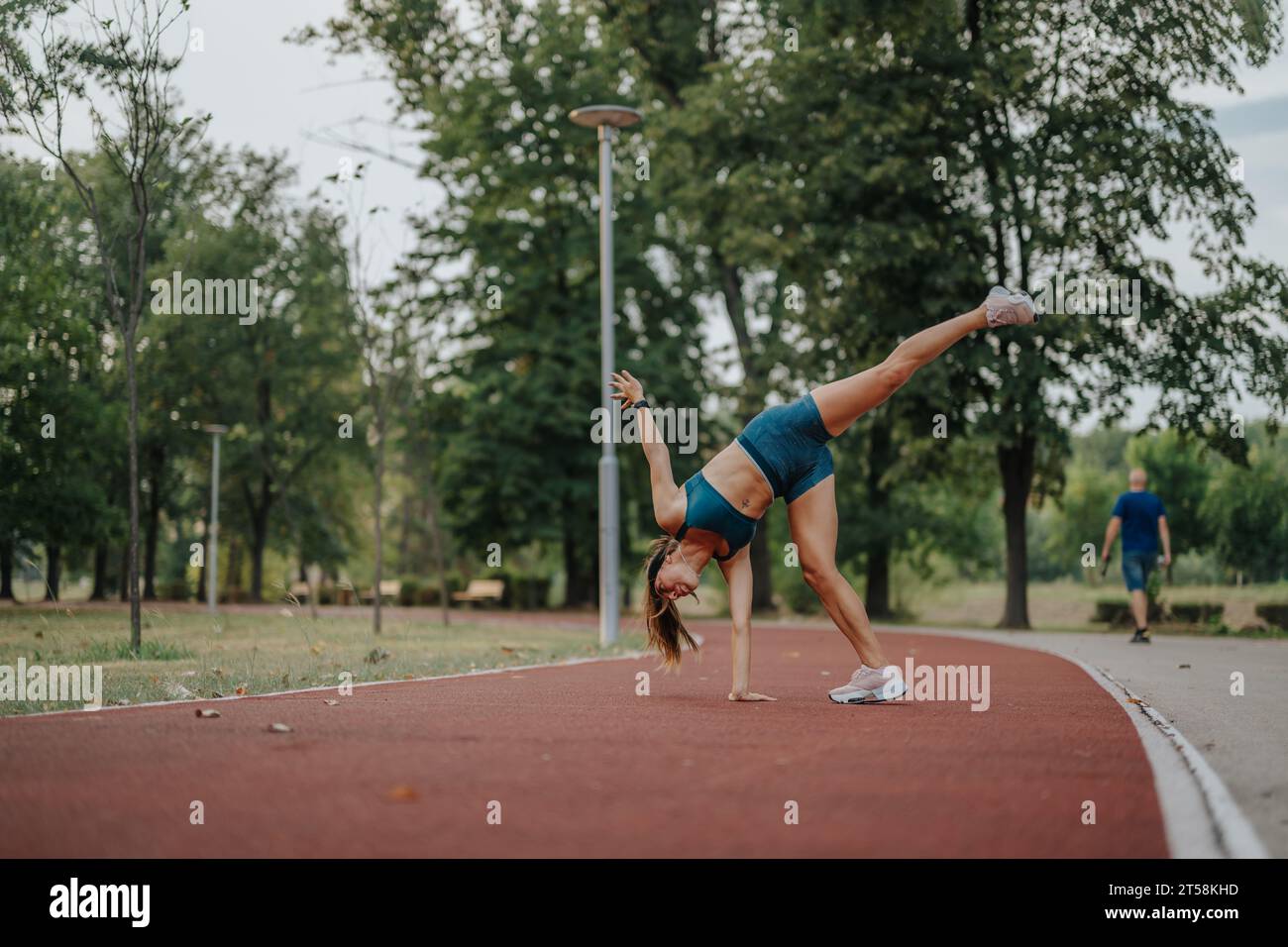 360 degree cartwheel hi-res stock photography and images - Alamy