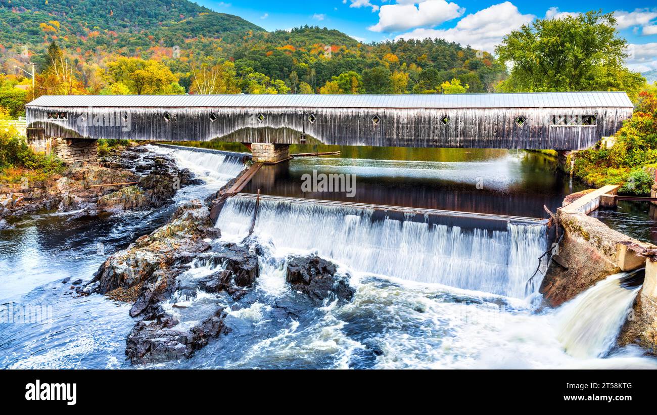 Bath Covered Bridge in Bath, New Hampshire Stock Photo - Alamy