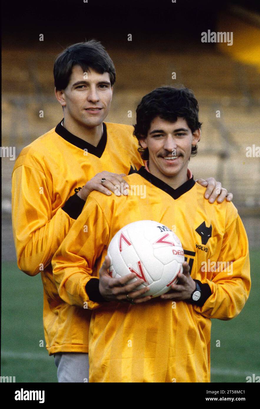 Wolves new signings Steve Bull and Andy Thompson in 1986 Stock Photo ...