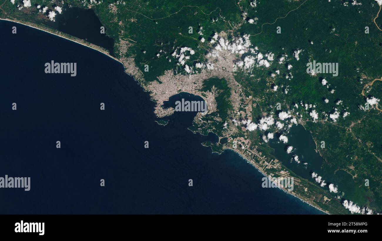 High altitude tourist destination hi-res stock photography and images ...