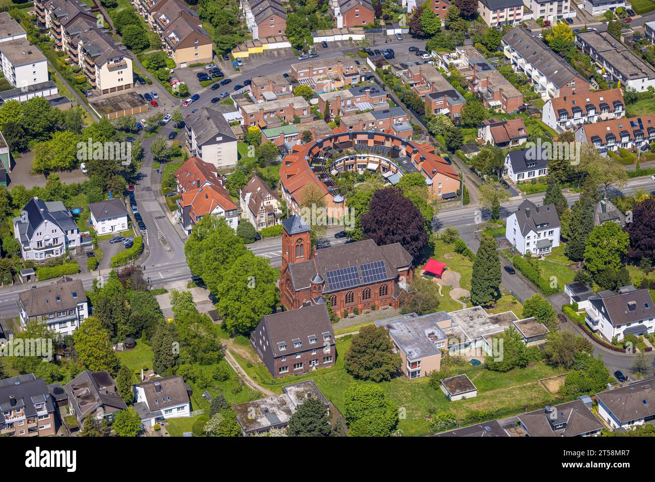 Semicircular building hospital beratung hasbach hi-res stock ...